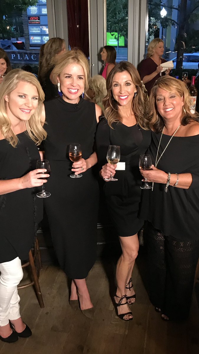 Kelly Love's Instagram, Twitter & Facebook on IDCrawl