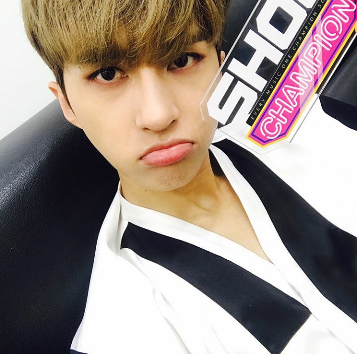 Vixx Ken Selca