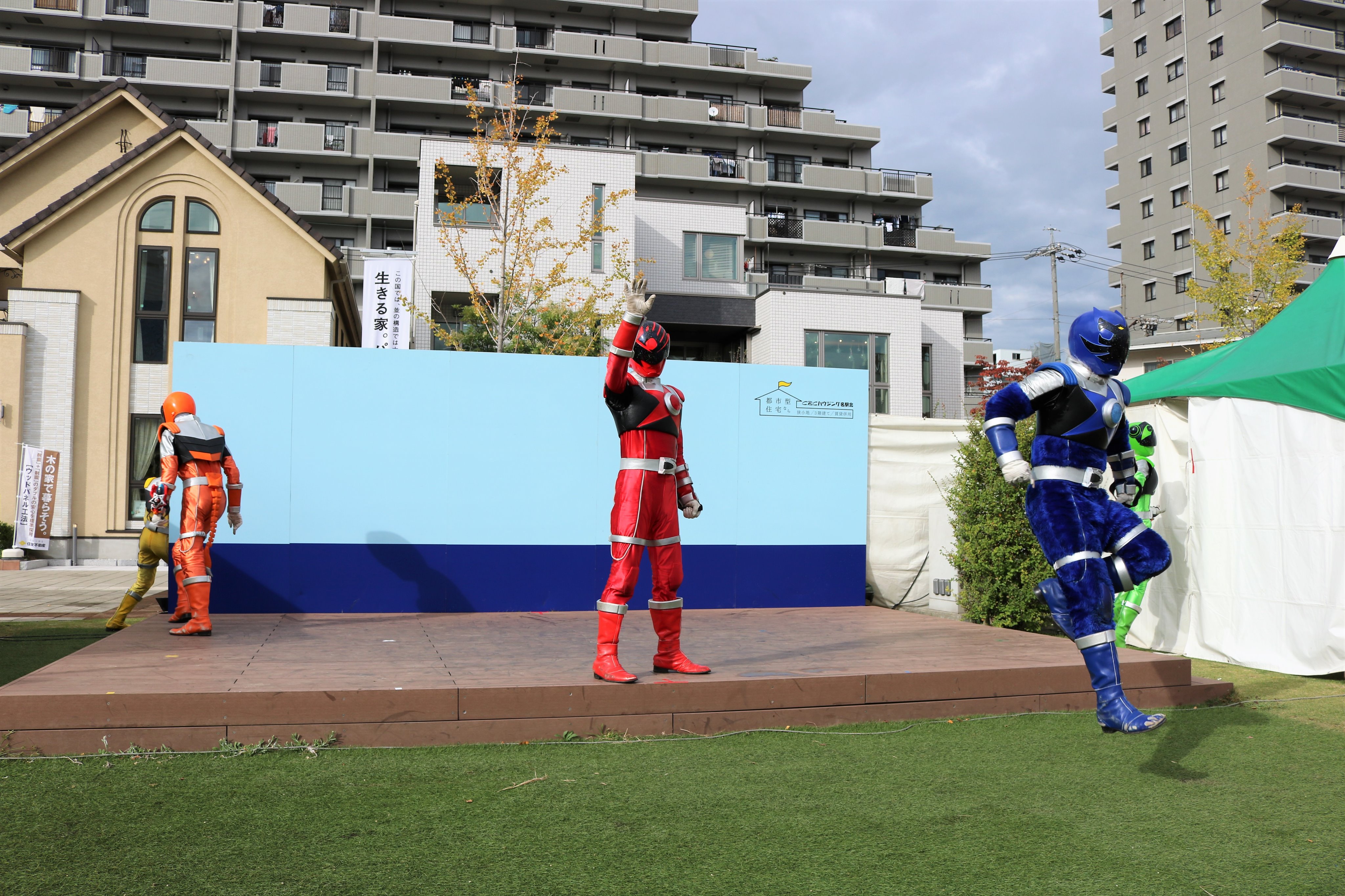 2017年10月7日名駅北 宇宙戦隊キュウレンジャーショー / Twitter