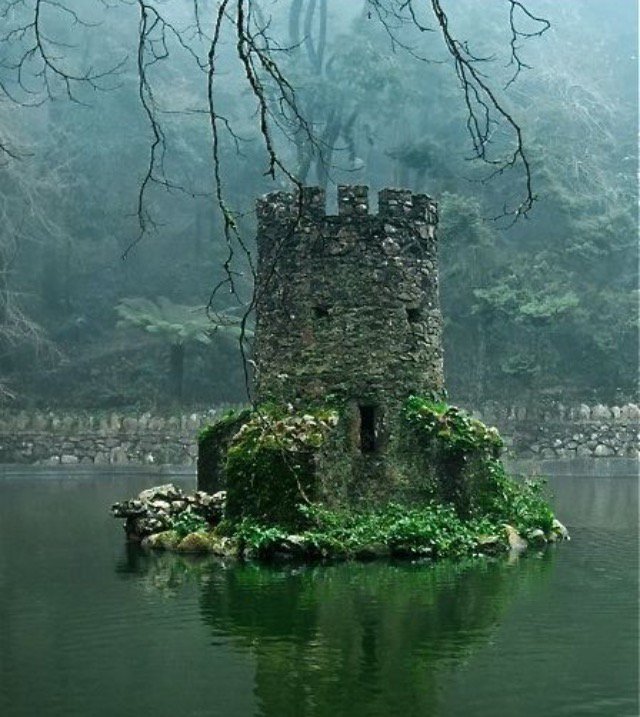 Sinking Castle