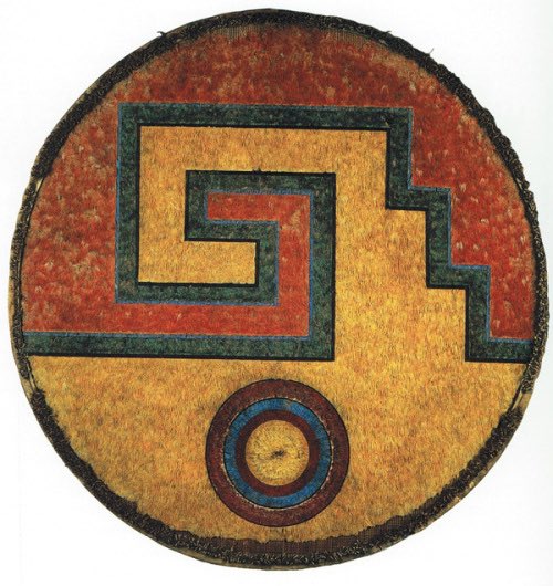 Dos hermosos chimalli o escudos mexicas. 2 de los 4 que quedan ...