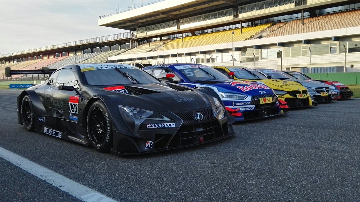 Another look at the cars together with the cars from Japan. The Super ...