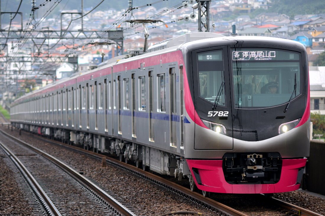 まーちゃん(趣味系アカウント) on Twitter: "RT @sunshineE233: 京王新5000系5732F 2編成目も運用入りして、今日早速高尾線にも入線しました https ...