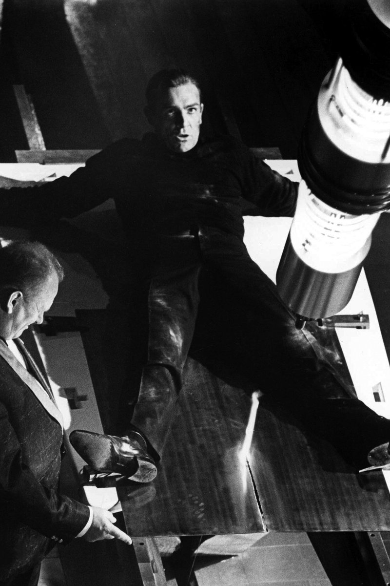 007 Goldfinger Laser