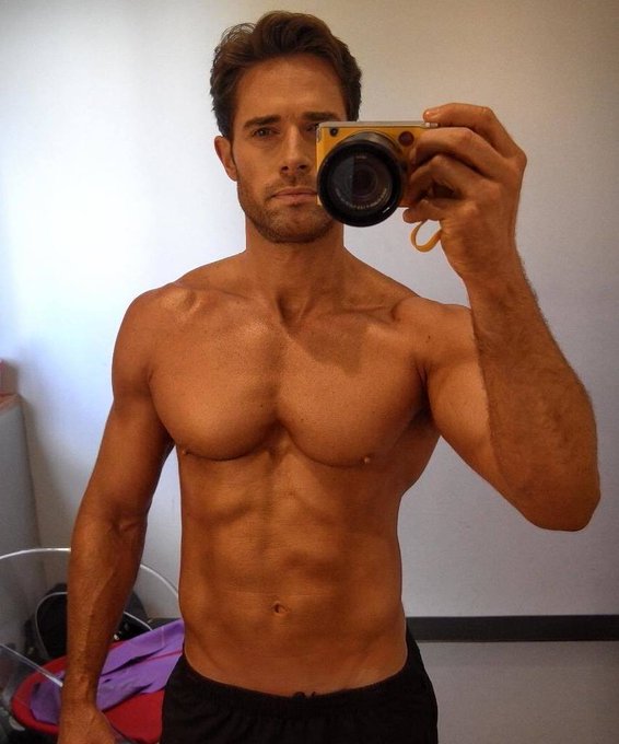Sebastián Rulli presume su figura y asegura que todo es natural - MasMedio