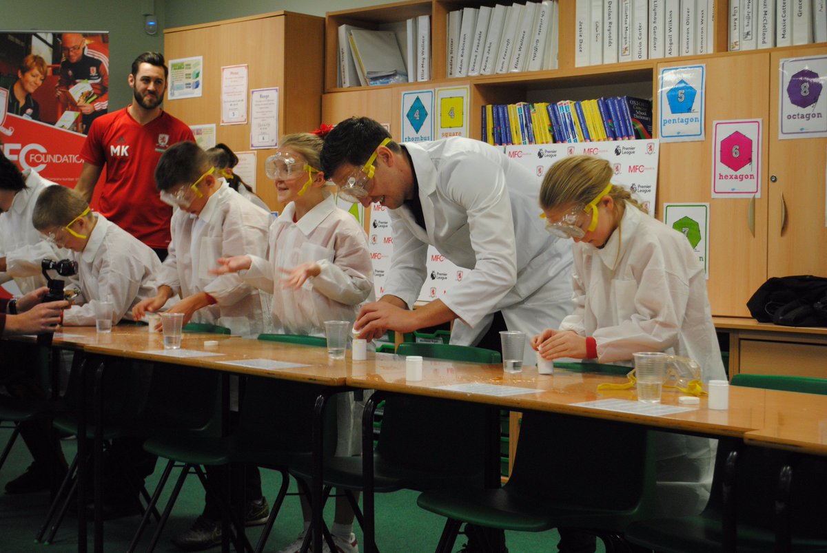 Nicolette Bell (@nixenpixen) | Twitter