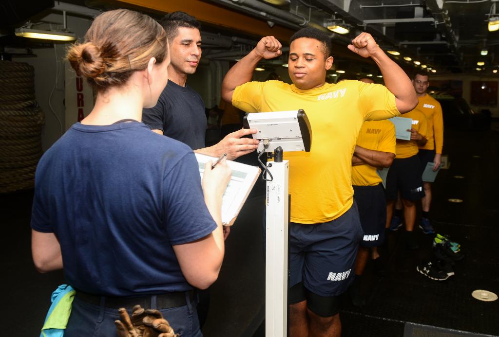 U S Navy On Twitter Around The Fleet In Todays Usnavy Photos Of