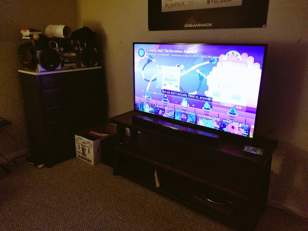 hungrybox 🥯 on Twitter: "Turned my room into a mini theater / stream room / board game space ...