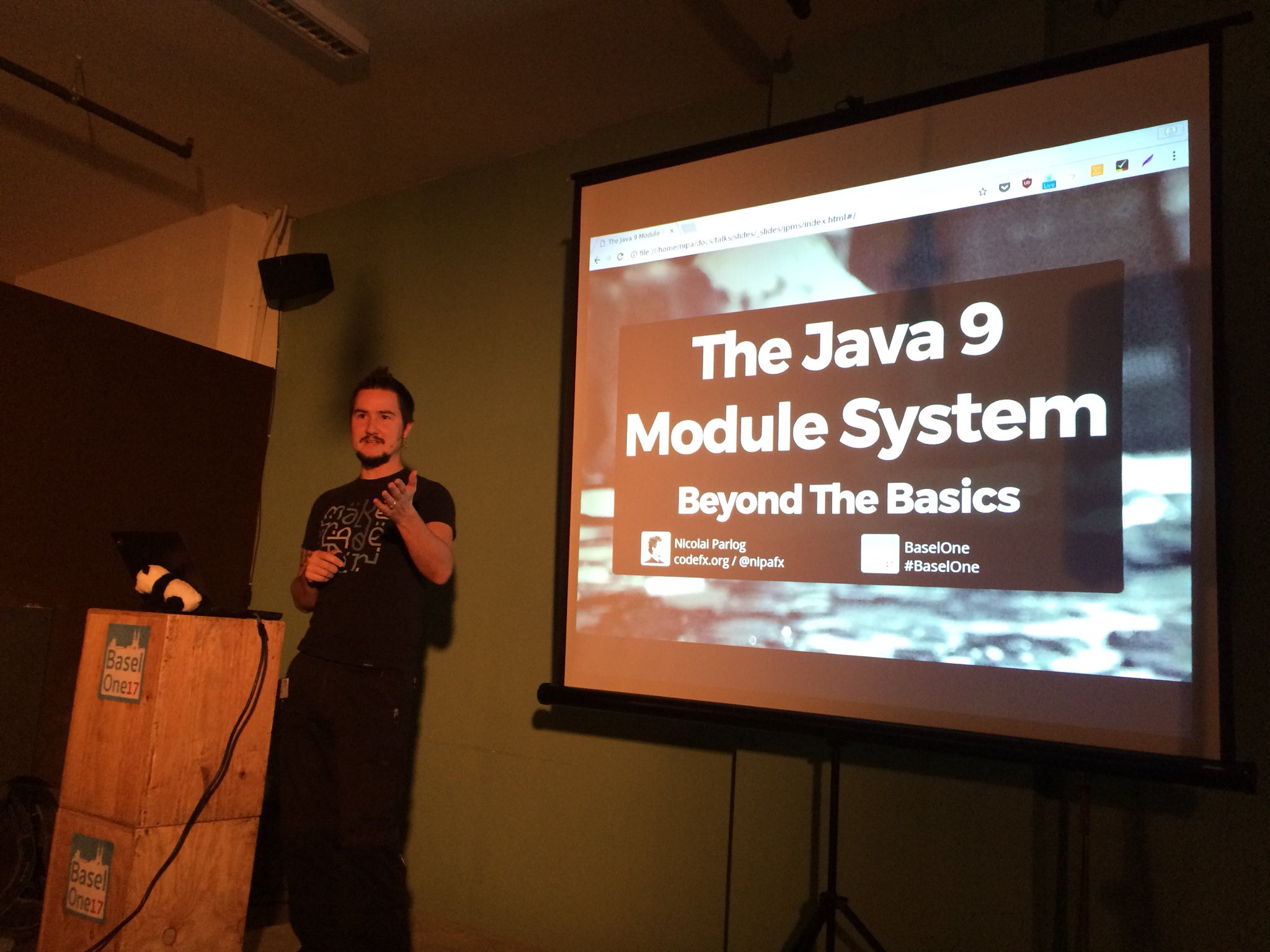 Wolfgang Weigend on Twitter: "Nicolai Parlog @nipafx talks about #Java 9 module system beyond ...