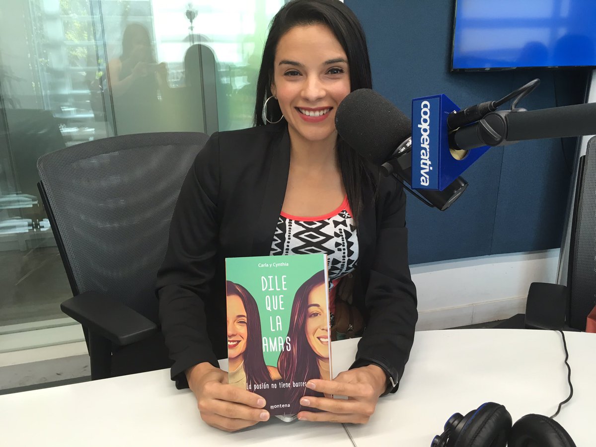 Con carla y cynthia conversamos sobre su libro "dile que la amas" # ...
