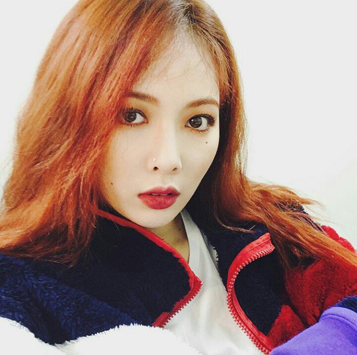 Hyuna Selca