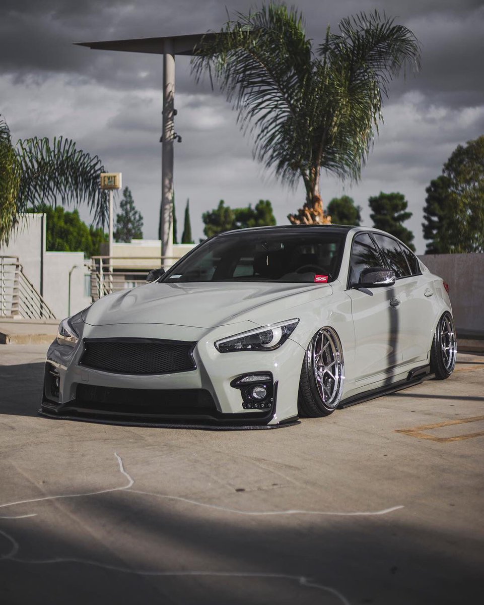Slammed Infiniti Q50