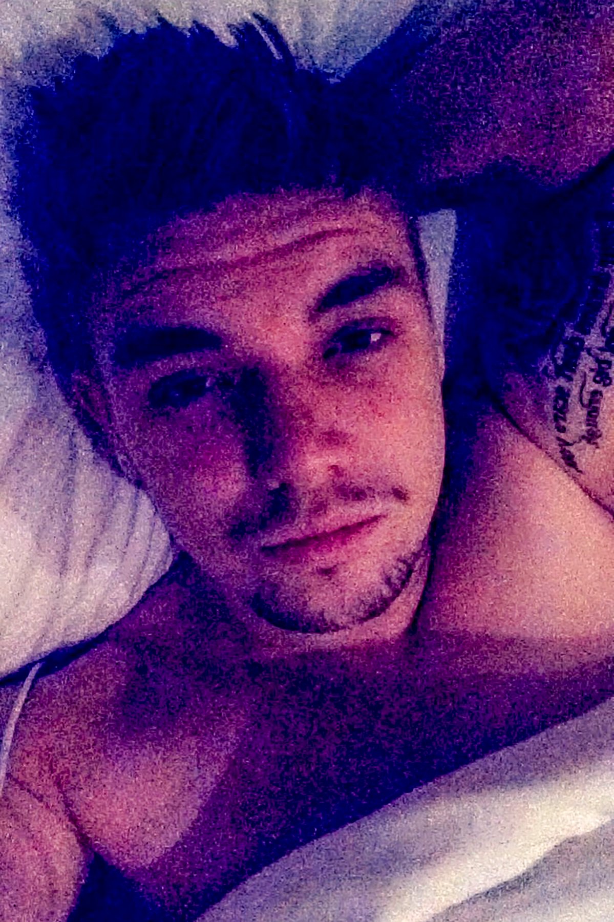 Hot White Guy Selfie