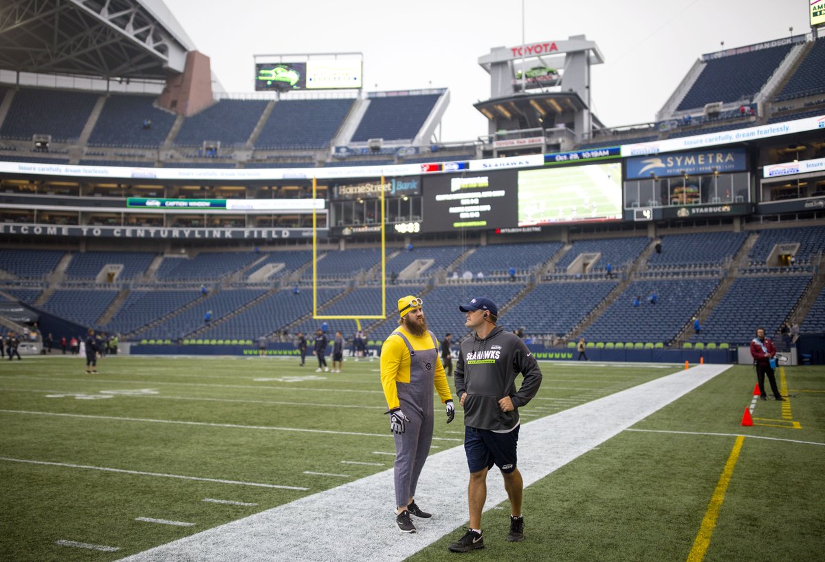 Seahawks Jordan Roos gets festive in a minion costume before today's ...