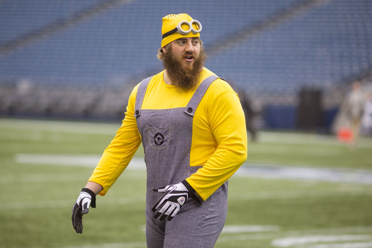 Seahawks Jordan Roos gets festive in a minion costume before today's ...