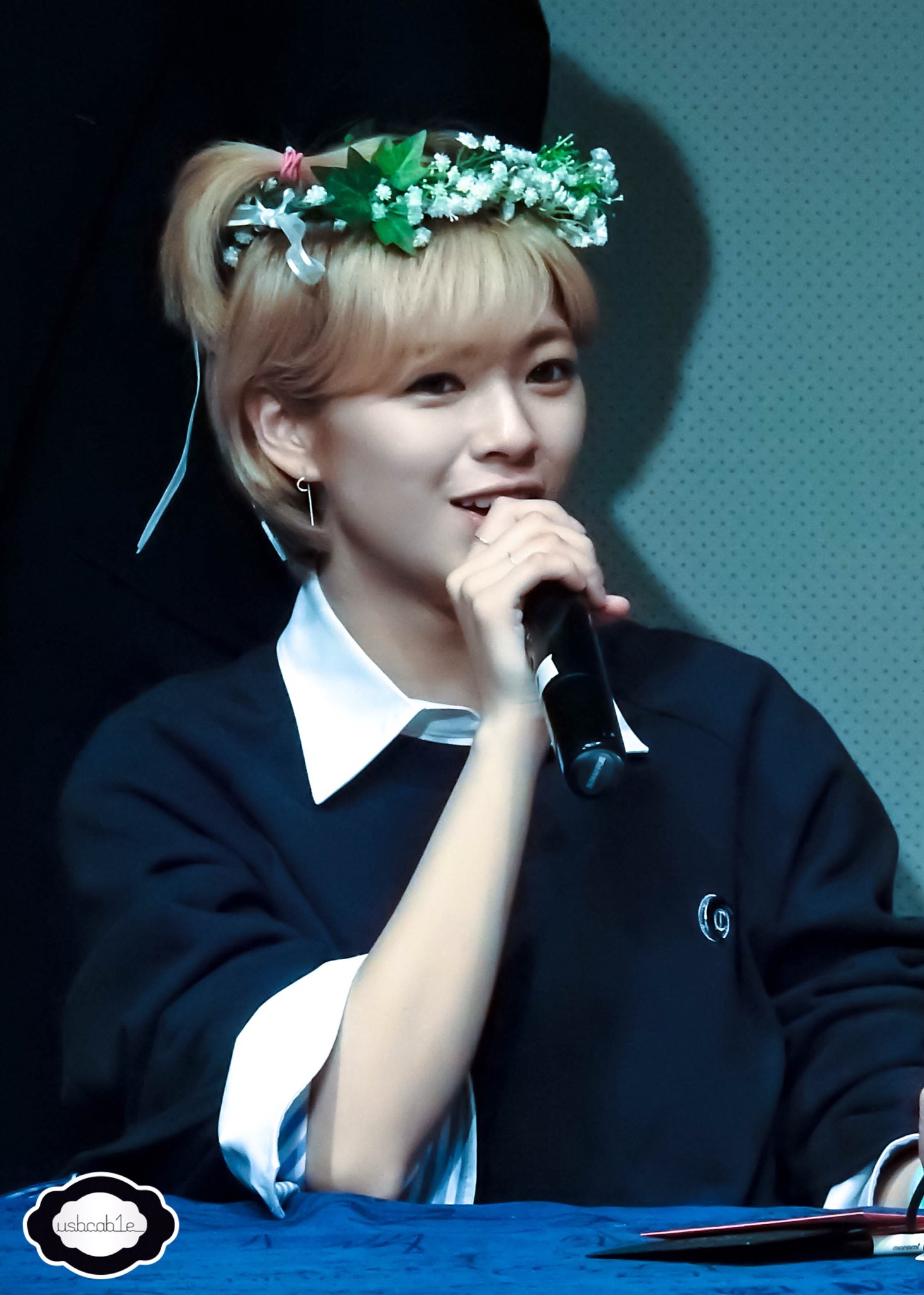 usbcab1e on Twitter: "[161030] Twice TT Sinchon Fansign #트와이스 #정연 #TWICE #JEONGYEON https://t.co ...