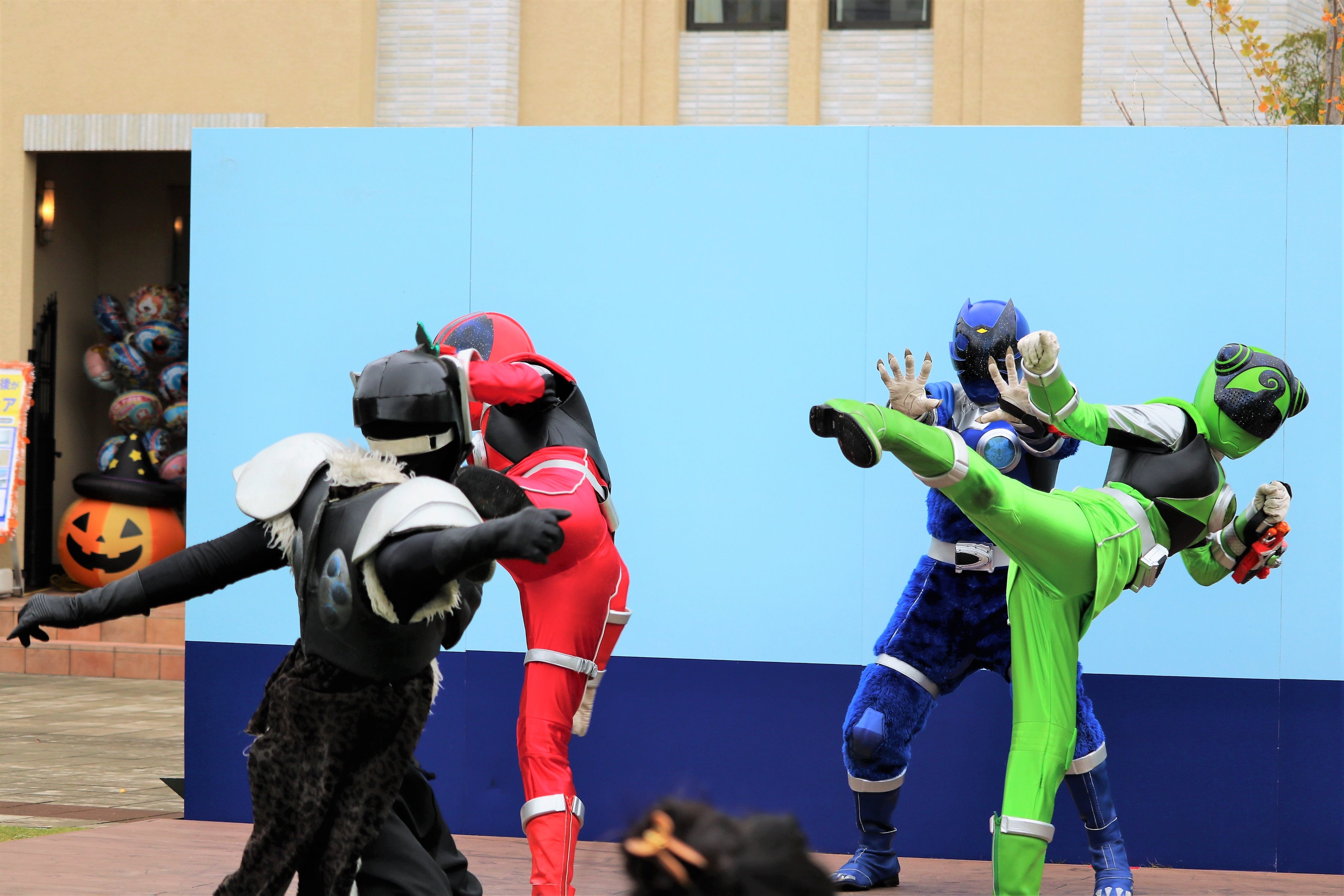 2017年10月7日名駅北 宇宙戦隊キュウレンジャーショー / Twitter