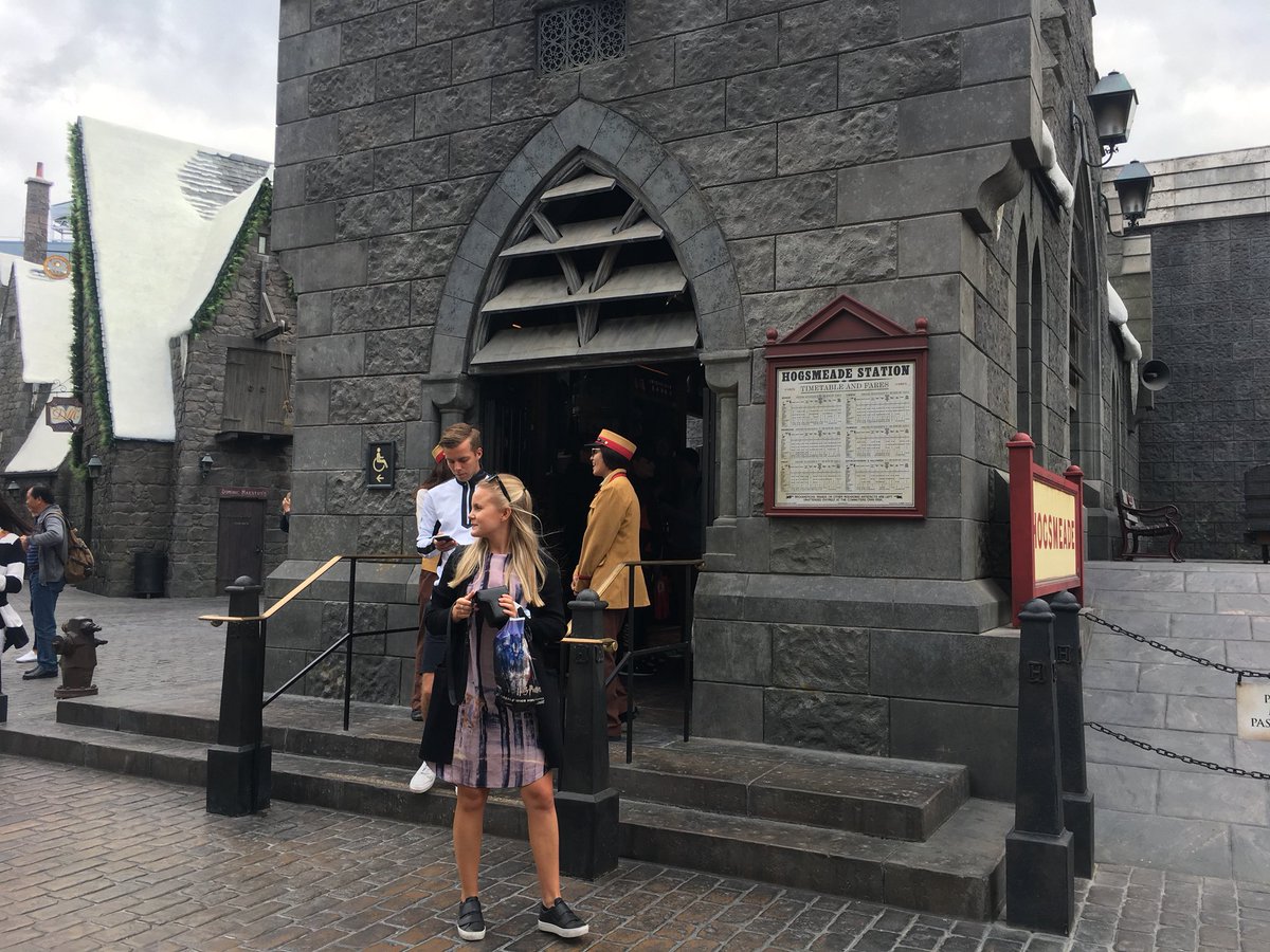Hogsmeade Station Universal