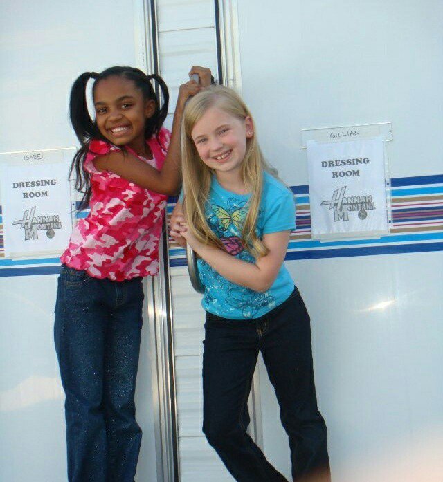 China Anne Mcclain And Sierra Mccormick