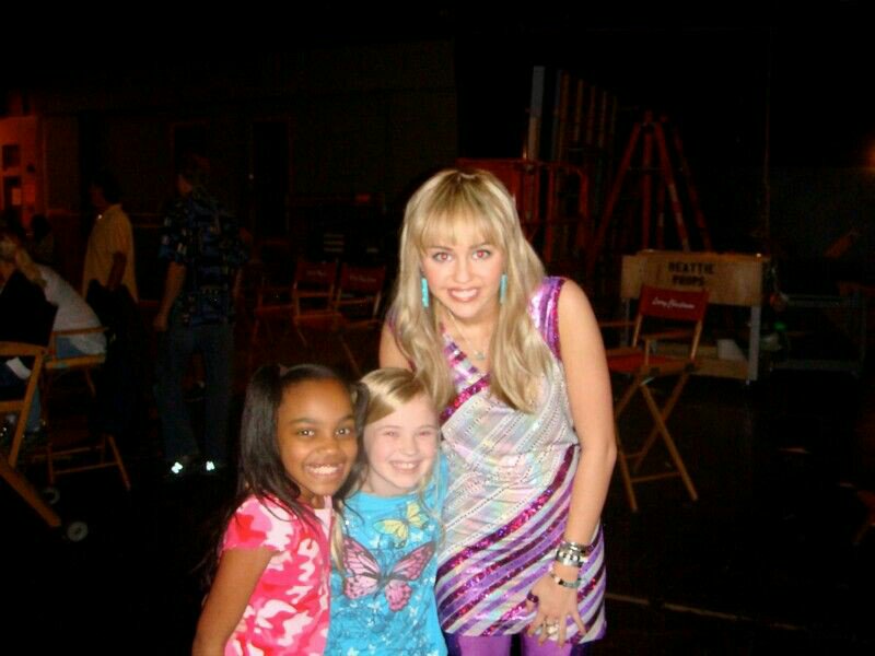 China Anne Mcclain And Sierra Mccormick