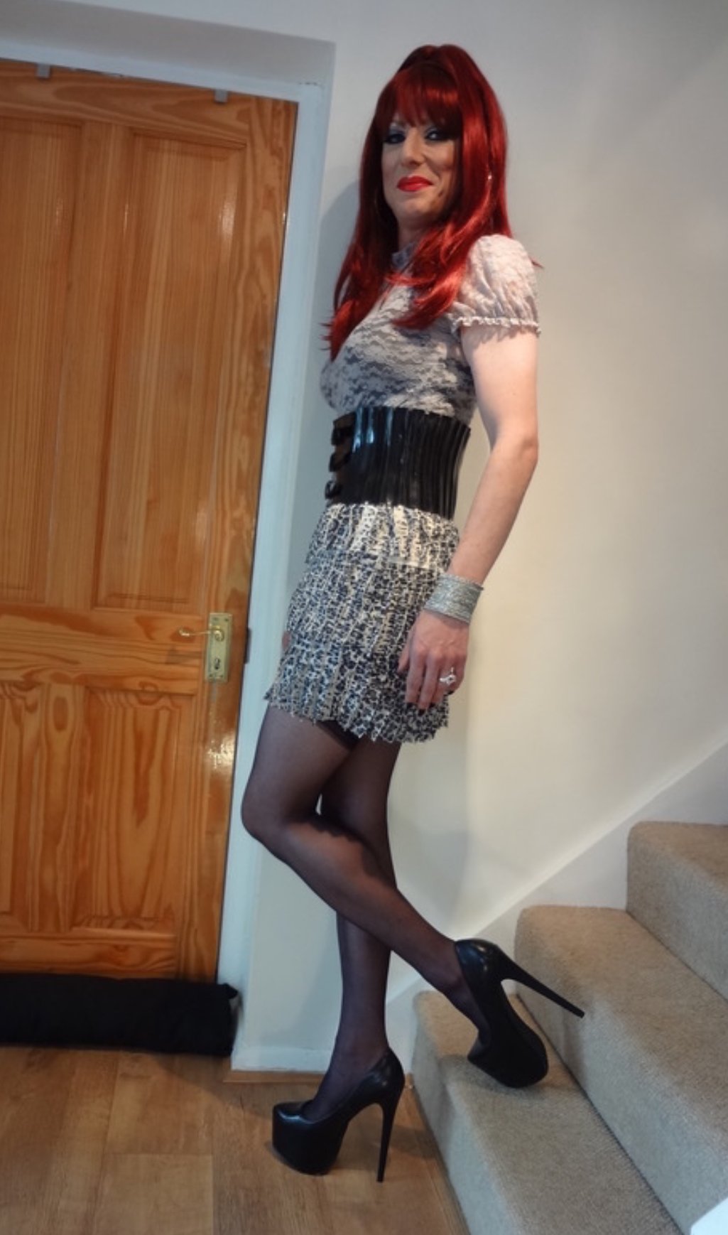 Sissy Selena 50K (not really) on Twitter: "@lola_latex Mwah darling 💋" / Twitter