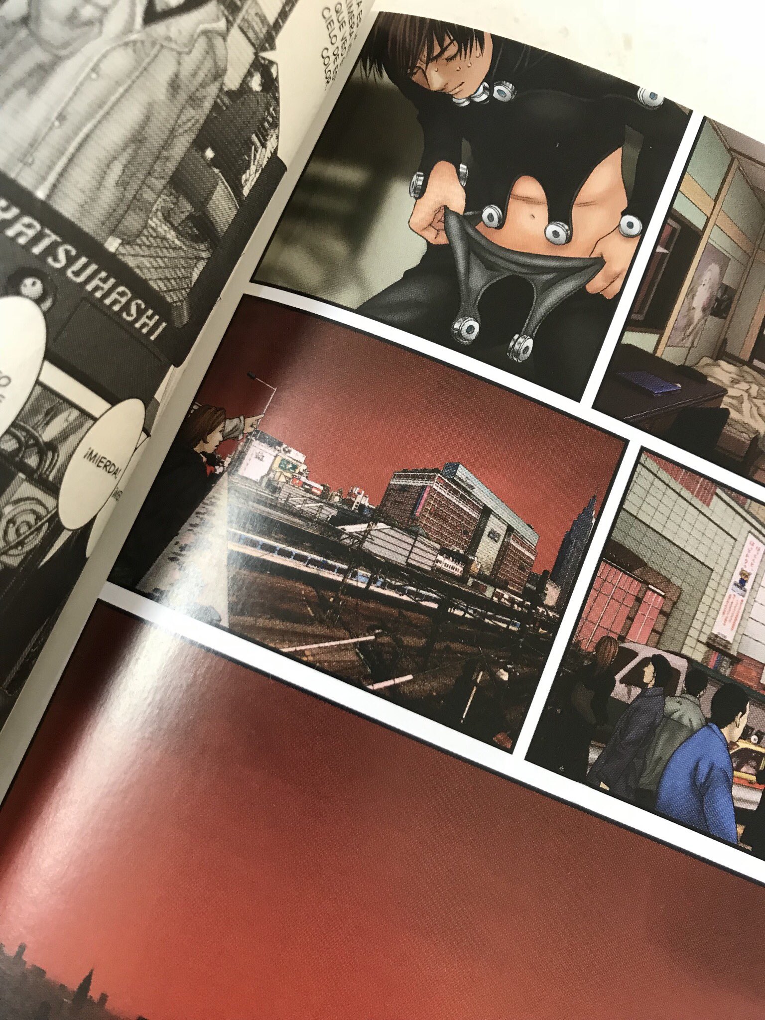 PaniniMangaMx on Twitter: "Les tenemos una sorpresa este mes. Gantz 27 tiene páginas a color y ...