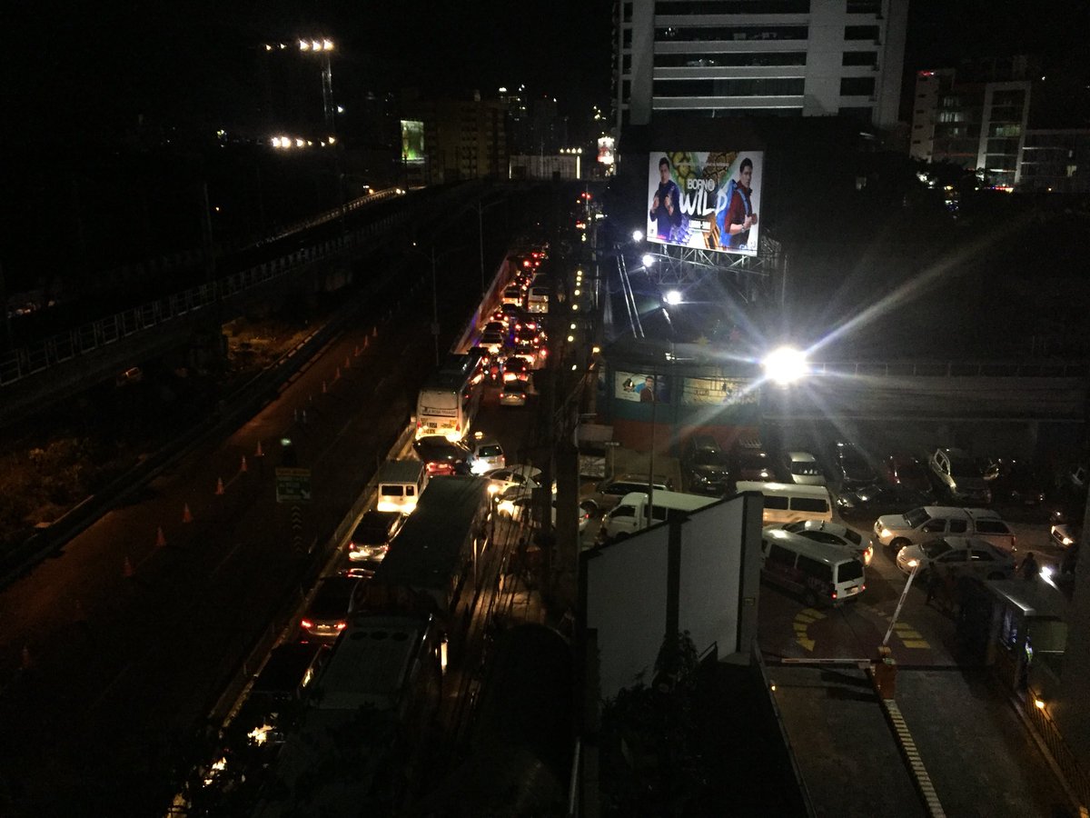 LOOK: Standstill at EDSA taken from GMA Kamuning Station | via ayaruim ...