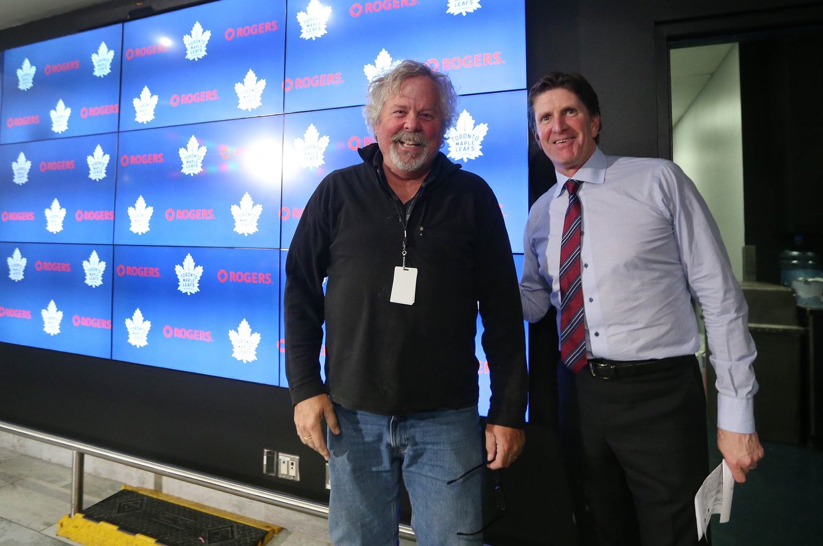 Classy move for a classy guy, coach, Mike Babcock drags photographer ...