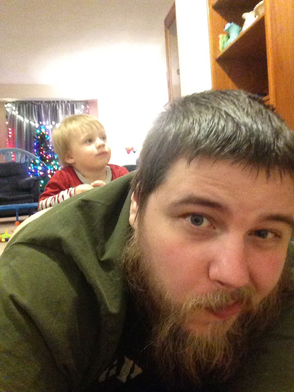 Twitch.tv/Jon_Gee_TV on Twitter: "My boy excited for Christmas lol https://t.co/QhbbgxmuSj ...