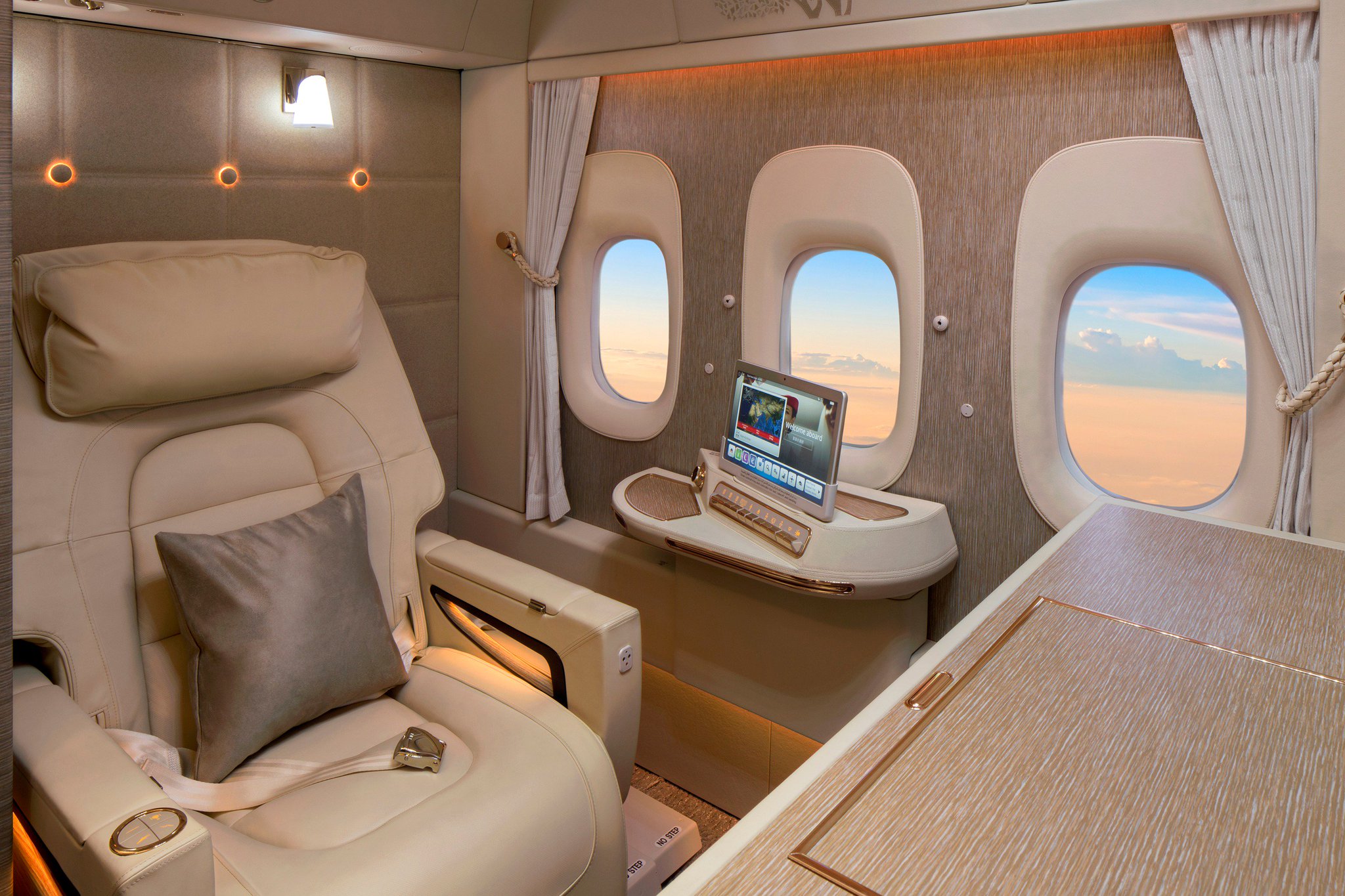 First Class Plane Seats Emirates