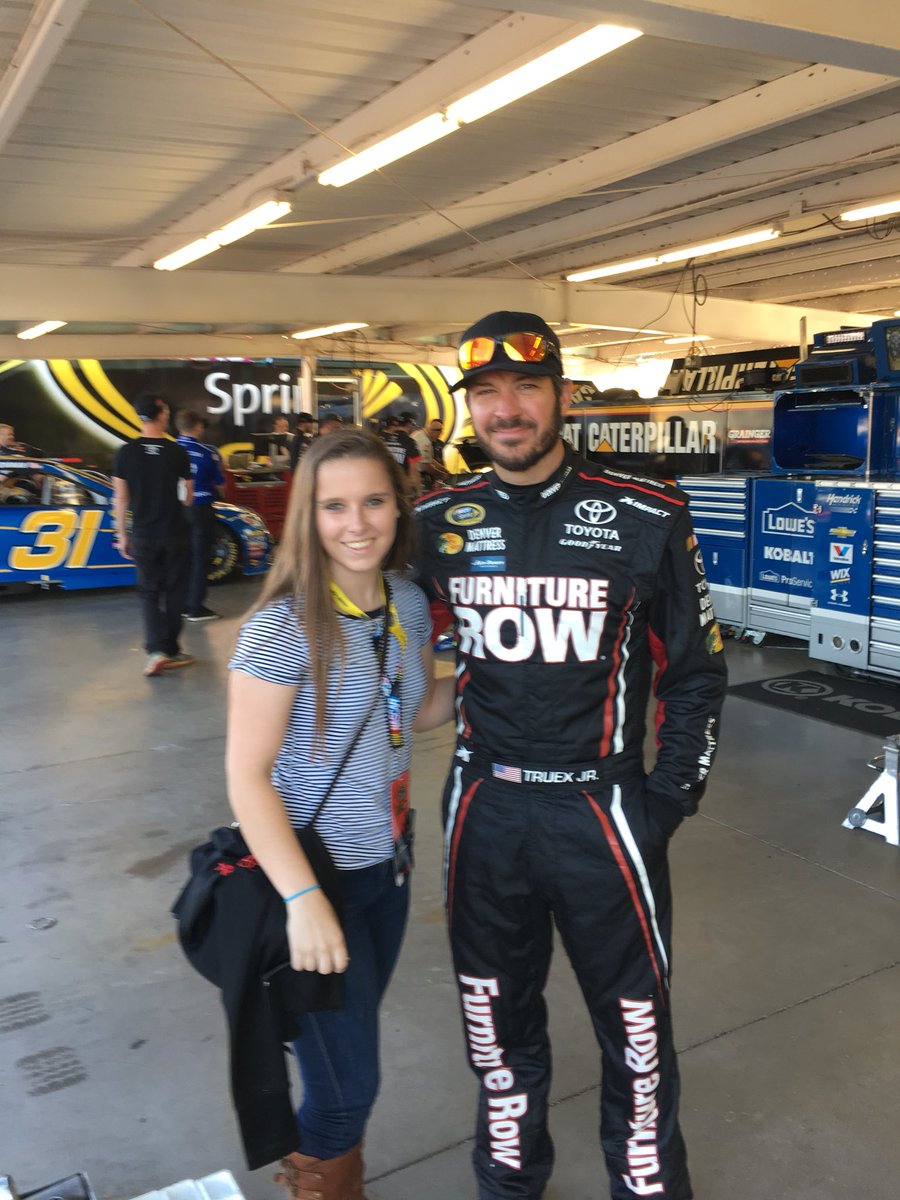 Holly Shelton's Instagram, Twitter & Facebook on IDCrawl