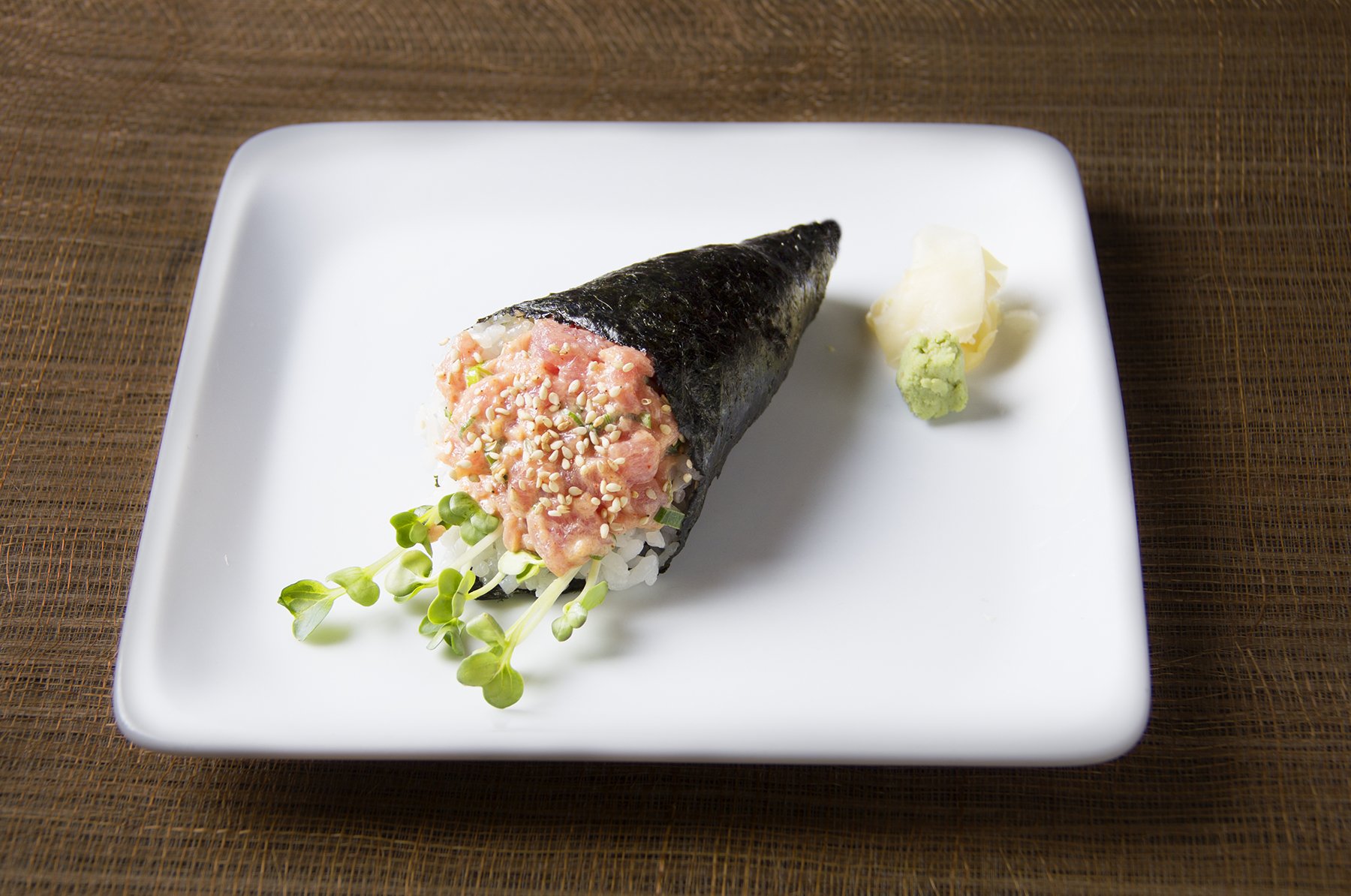 Spicy Scallop Hand Roll