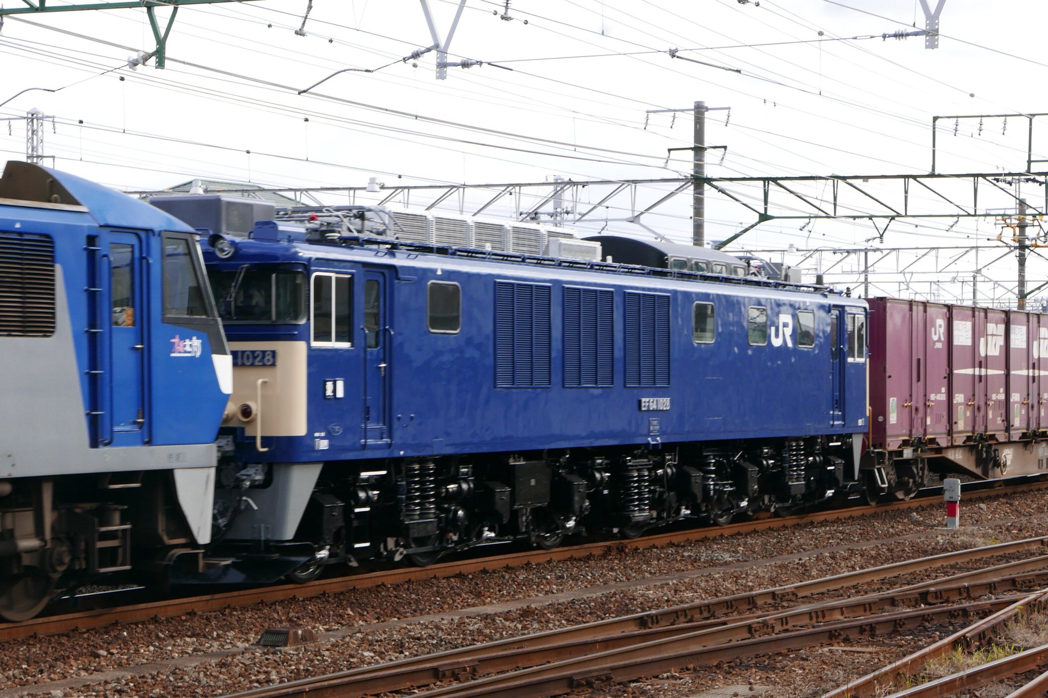 EF64 1028 出場 / Twitter