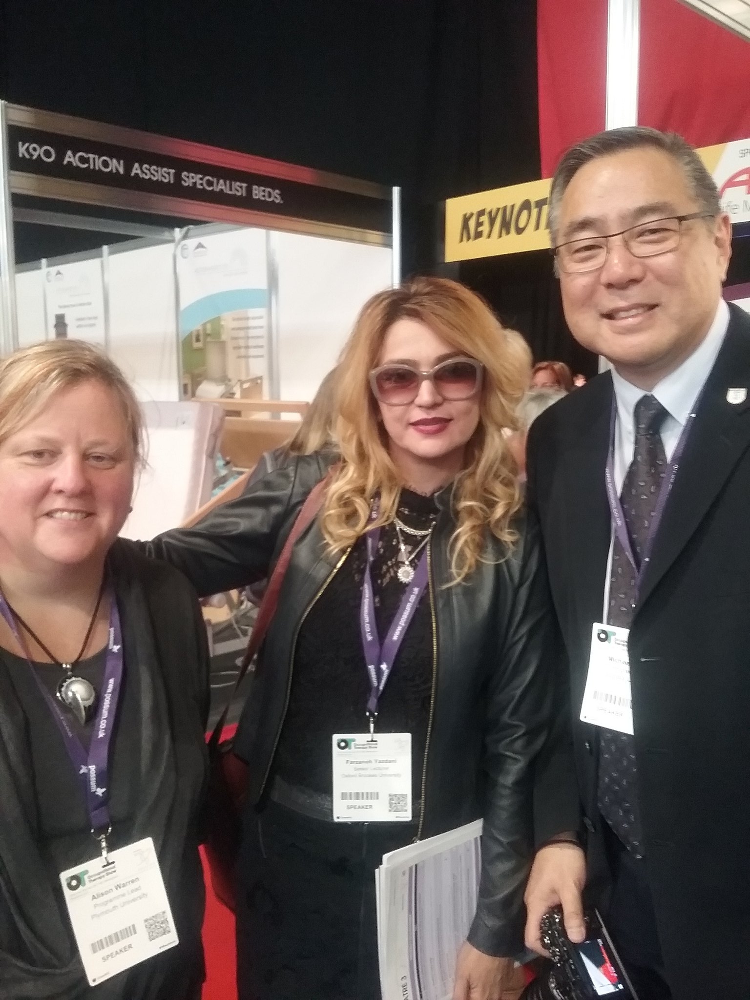 Dr Farzaneh Yazdani on Twitter: "The amazing feature of conferences, I bumped into 1 of my ...