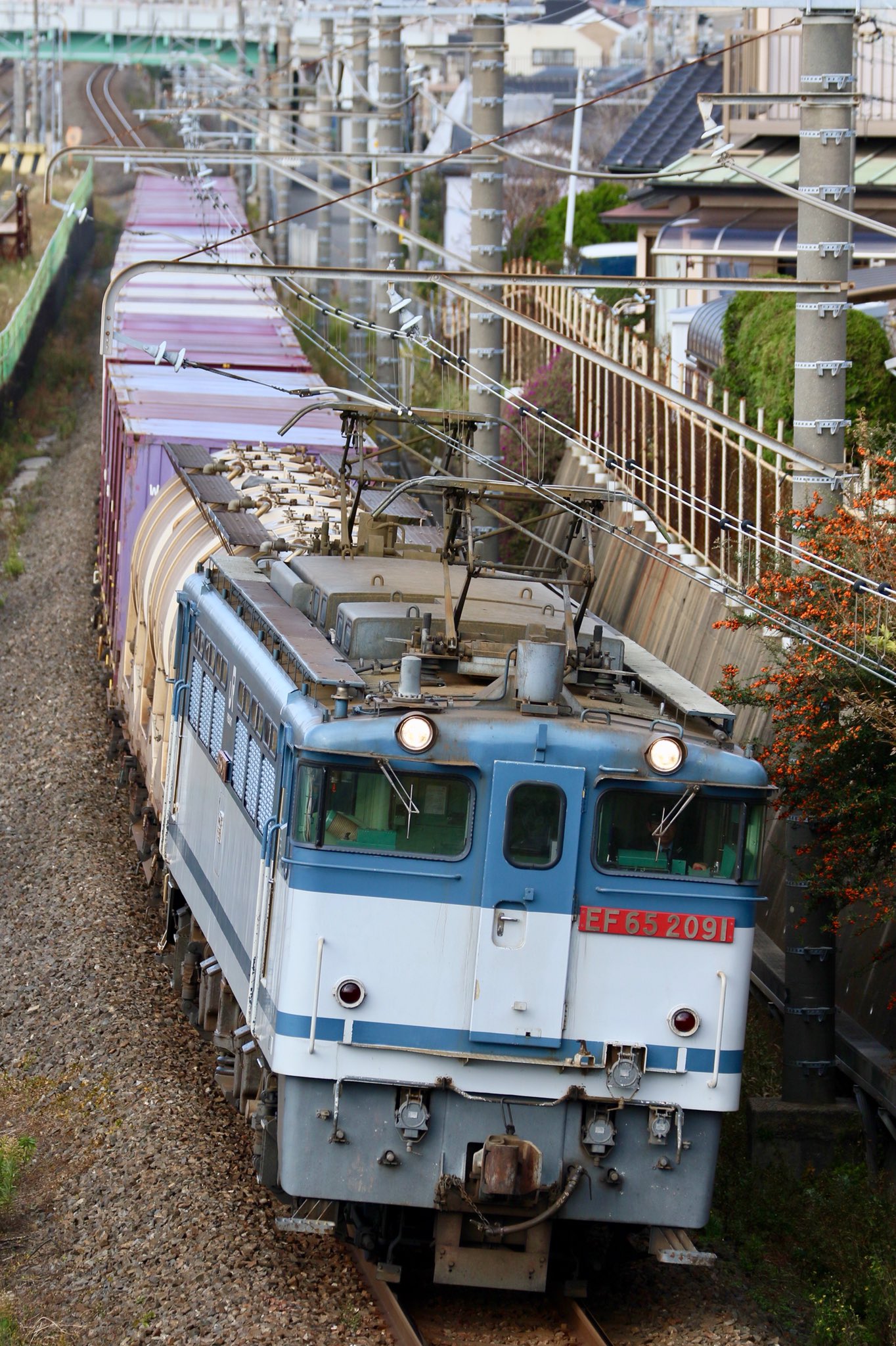千葉鉄北総支部長@ AOBAGUMI on Twitter: "11/26 1093レ EF65 2091+コキ12B 1091レ EF65 2139+コキ18B 津田沼ー稲毛間にて ...