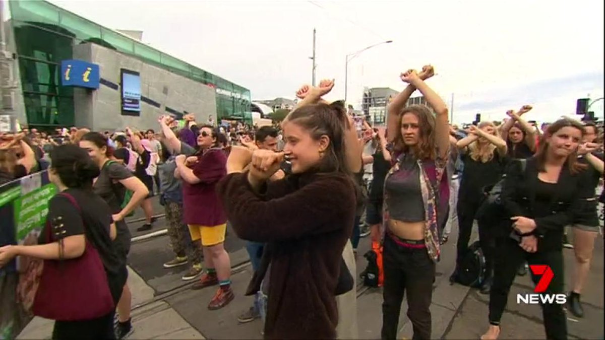 7 News Melbourne On Twitter For More Than Four Hours Refugee