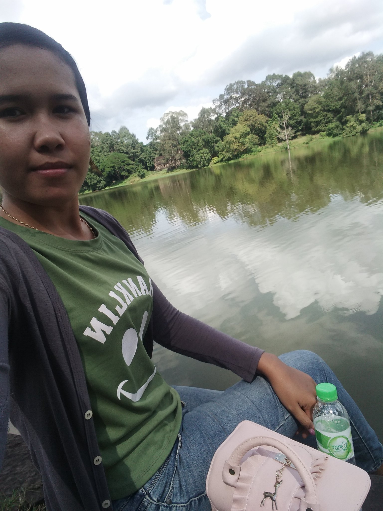 Srey Keo Smil (@KeoSmil) / Twitter