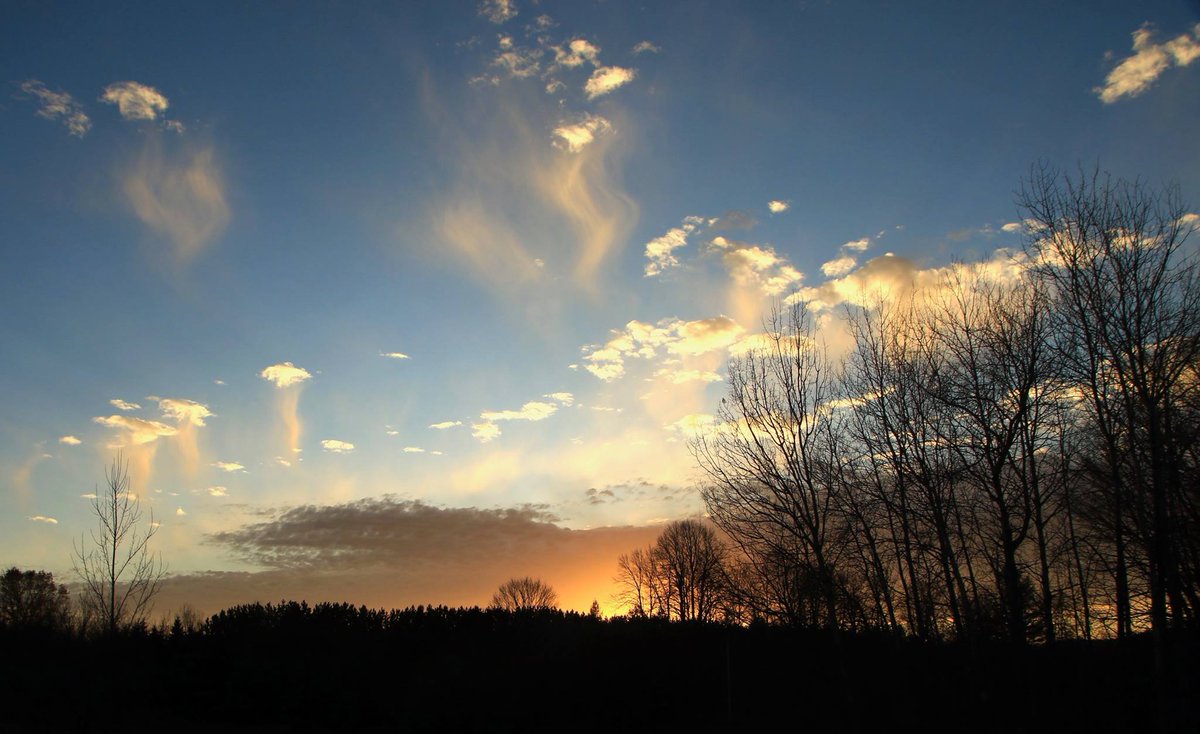 Thanks to Frank Youngman for this awesome shot of virga! Virga is ...