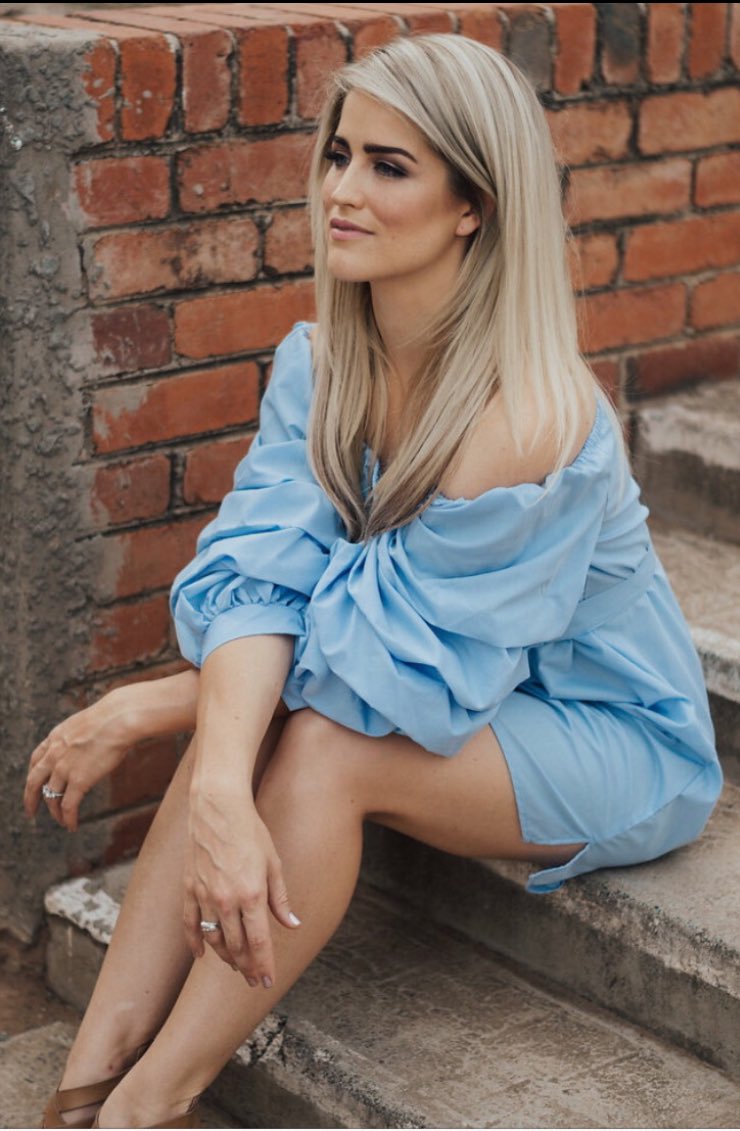 Caroline Grace's Instagram, Twitter & Facebook on IDCrawl