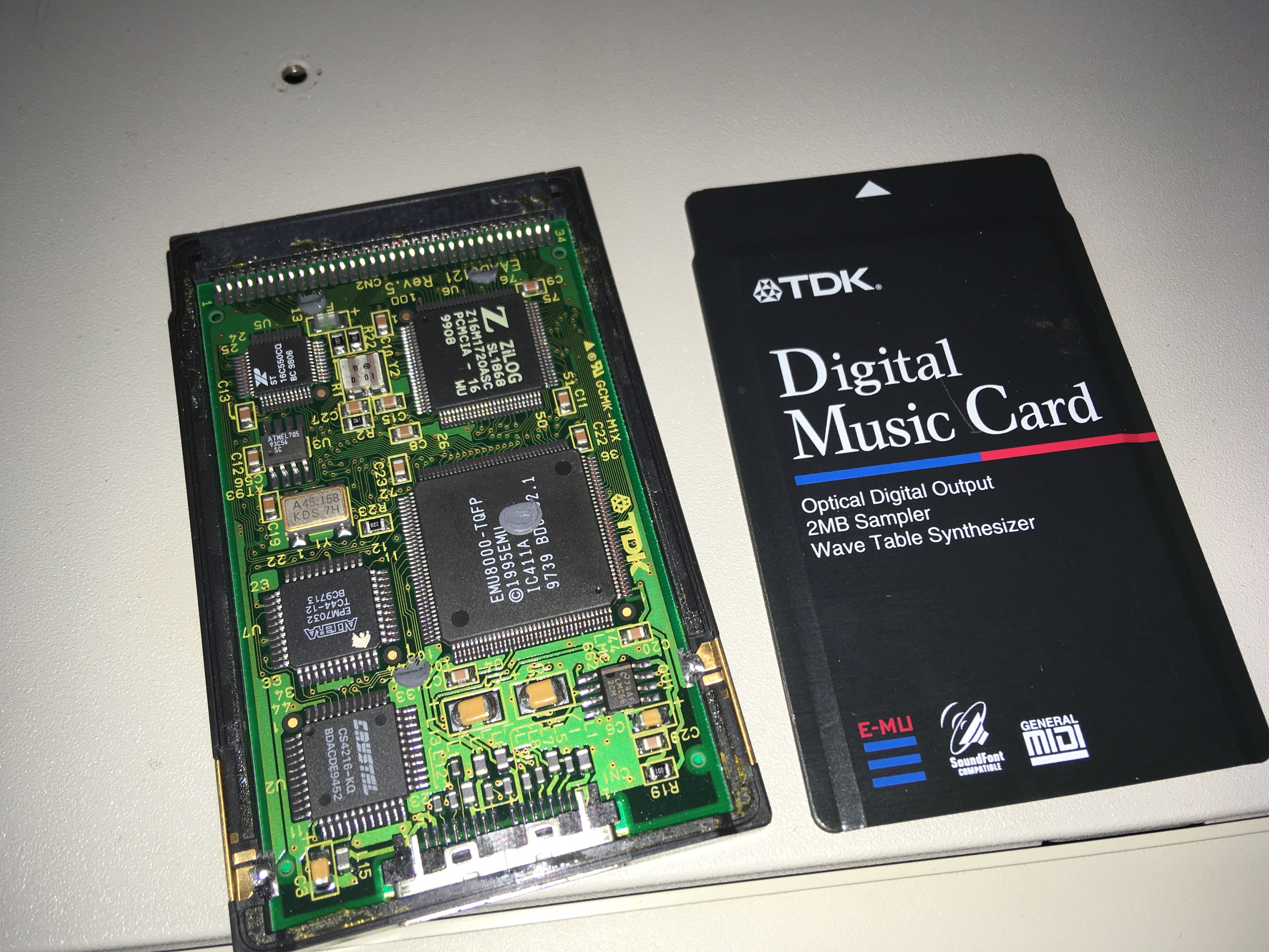 Flyingharuka@ffxiv中国鯖 on Twitter: "TDK DMC9000 (PLUS) 中身, EMU8000 在中. PCB背面、2 MバイトSampleDRAM実装 ...