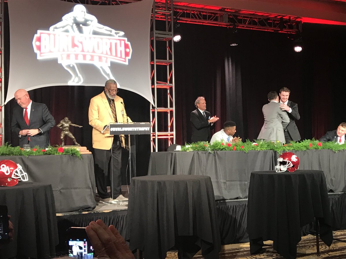 Wazzu's Luke Falk is the 2017 Burlsworth Trophy winner! : r/CFB