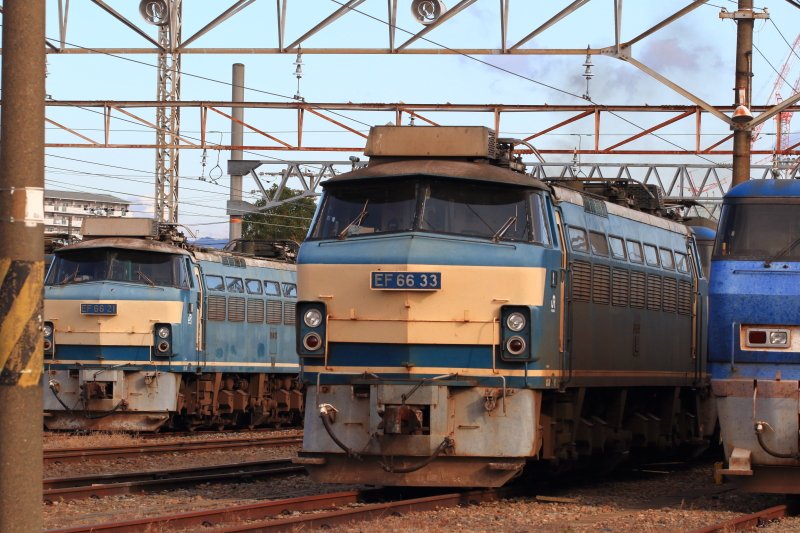 ぺぺ@鉄撮り屋 on Twitter: "EF66 21 EF66 26 EF66 33 吹田機関区構内、架線の無い解体線へ。 一度、引き込み ...