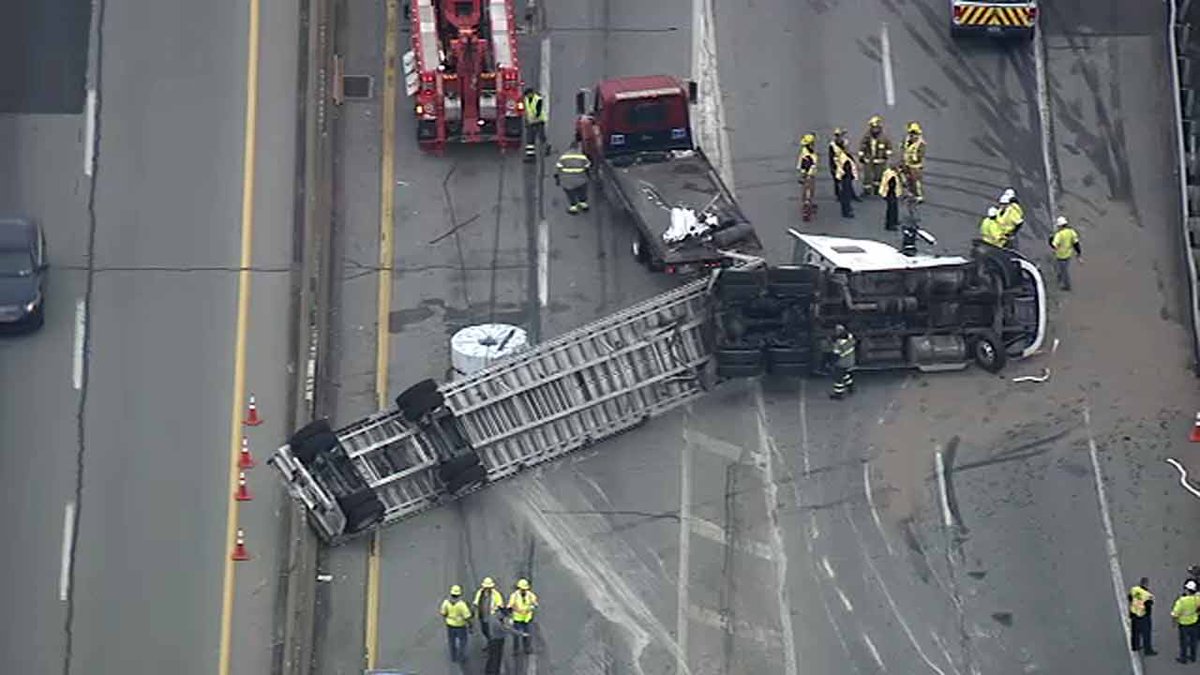 BREAKING Tractor-trailer crash shuts down WB Pennsylvania Turnpike in Bensalem, Pa. | Action ...