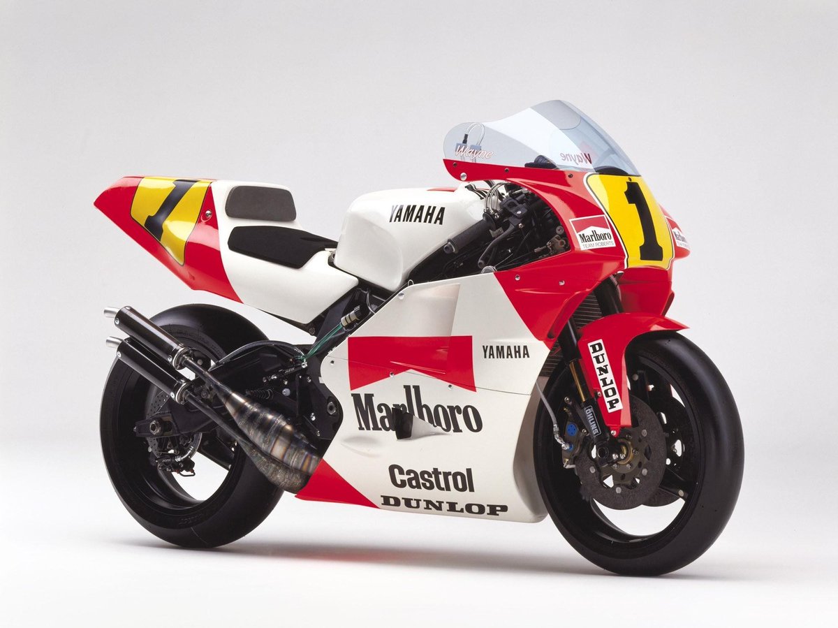 Casey Stoner 2007 and Pecco Bagnaia 2022 side by side comparison : r/motogp