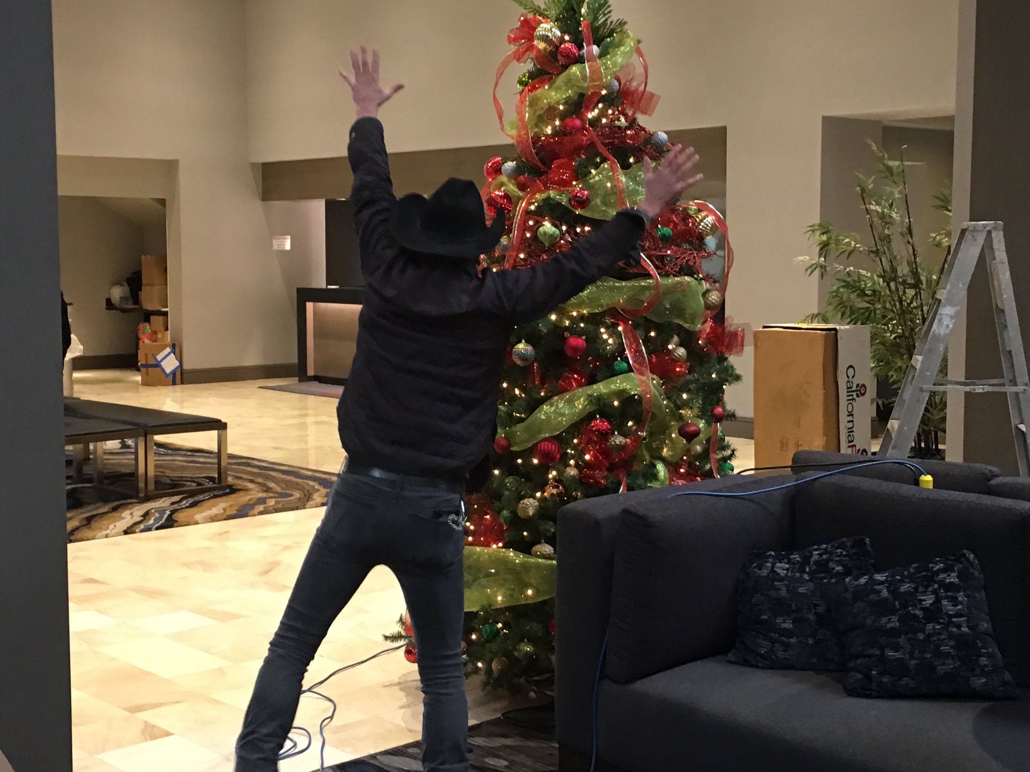 Kiefer Sutherland Christmas Tree