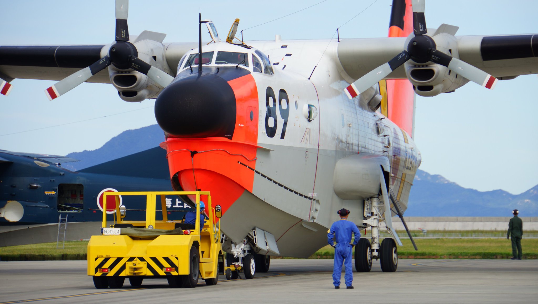 ふにに on Twitter: "2014年9月の海自岩国航空基地祭にて撮影したUS-1A（9089）。US-1Aの燃料給油口は機首左側にあるんだけど、後継のUS-2は右側に改められている ...