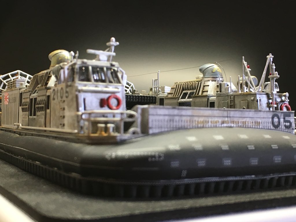 ぶな ひろこうじ on Twitter: "【完成】 ピットロード 1/144 海上自衛隊 エアクッション型揚陸艇“LCAC ” 港を失った被災地へと、激しく水煙を上げながら満載の支援物資を ...