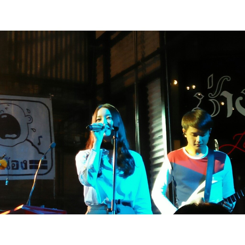 Phimlaphat on Twitter: "มันเกี่ยวกันไหม ที่เธอได้เดินเข้ามา ที่เธอได้มาสบตา ตัวฉันถึงเป็นแบบนี้ ...