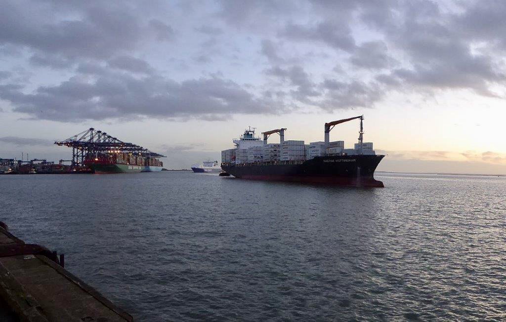 We welcomed the first call of our new Colombia Express Westbound ...