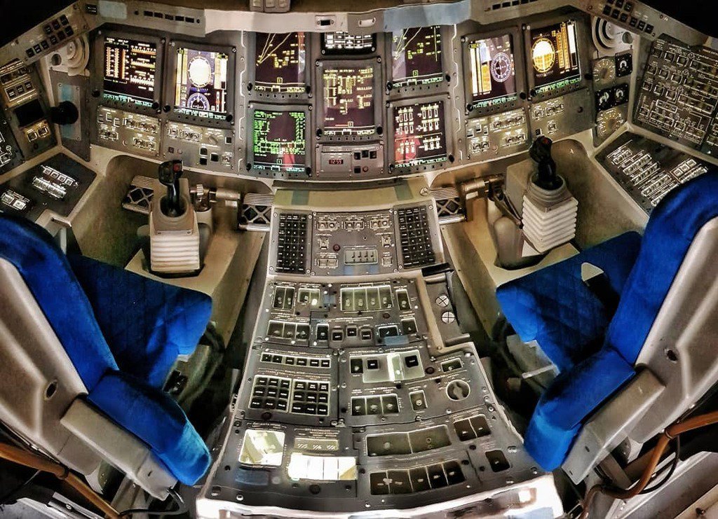 Space Shuttle Flight Deck Layout